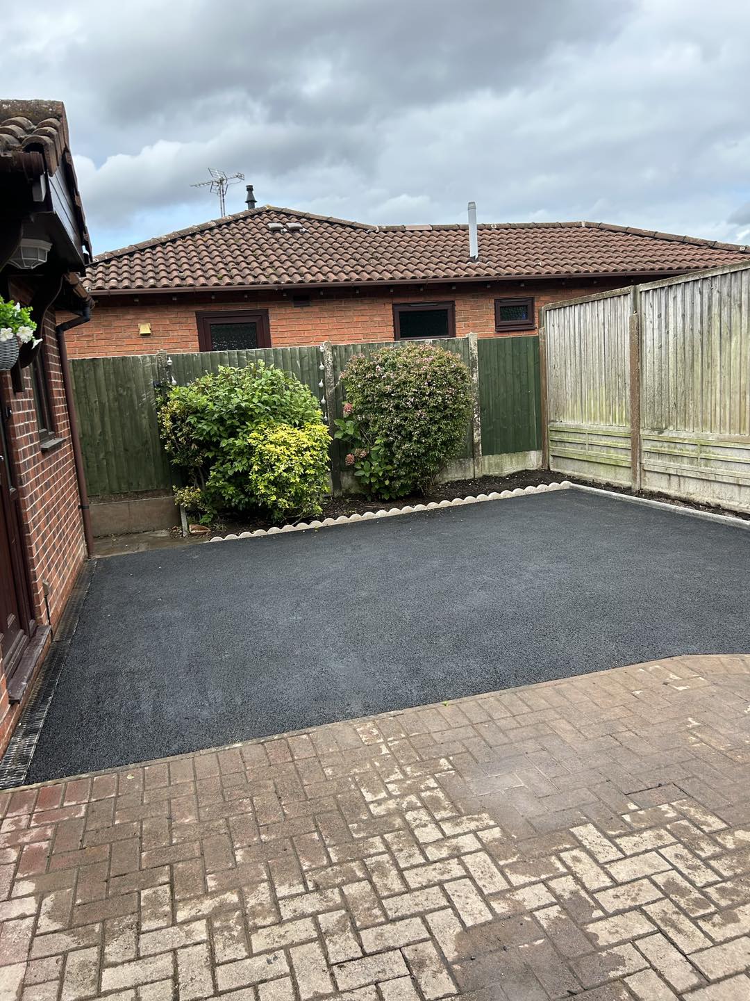 Landscaper Nuneaton | Landscaper Coventry | DL Landscapes & Groundworks